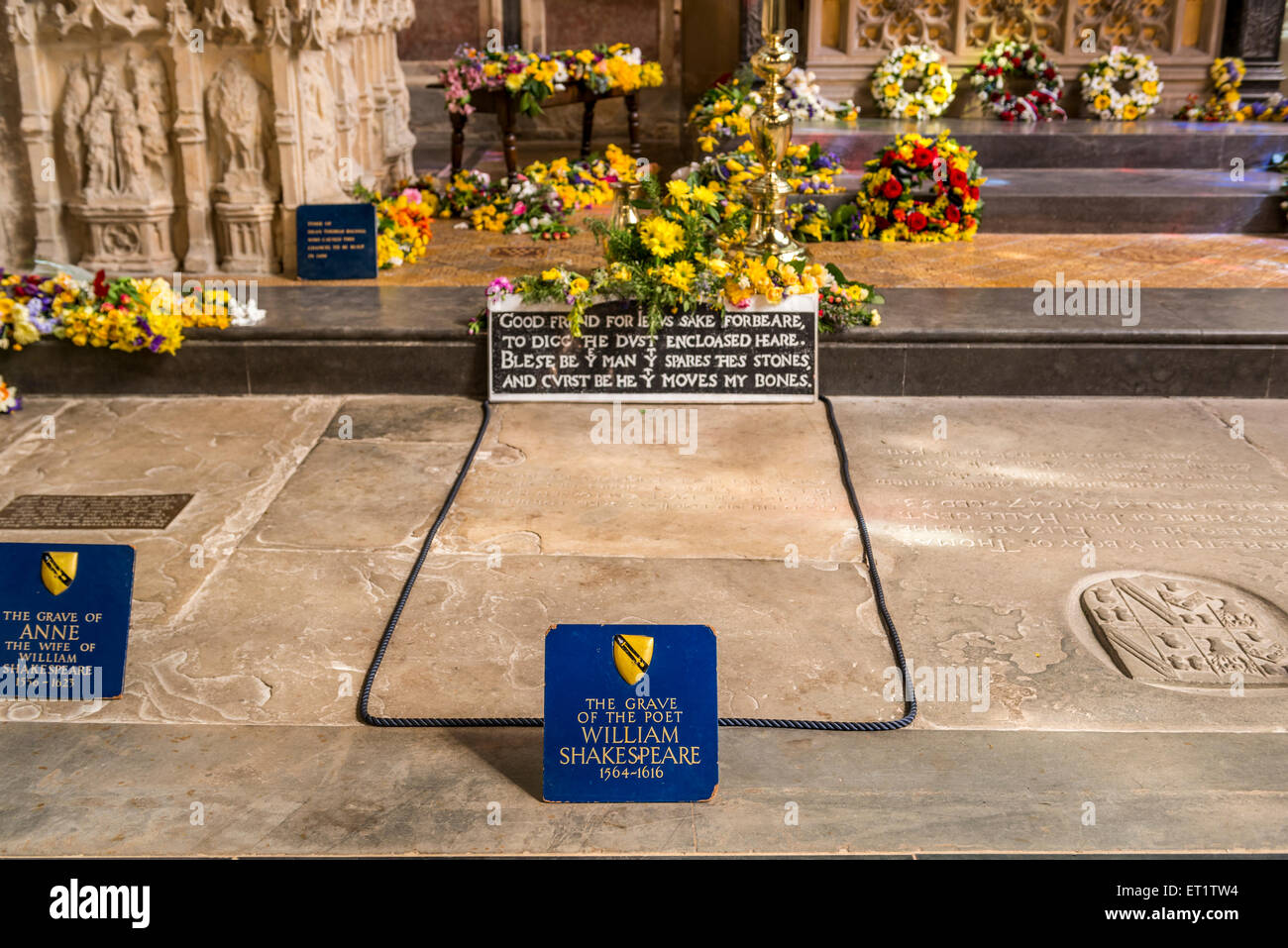 William shakespeare grave hi-res stock photography and images - Alamy