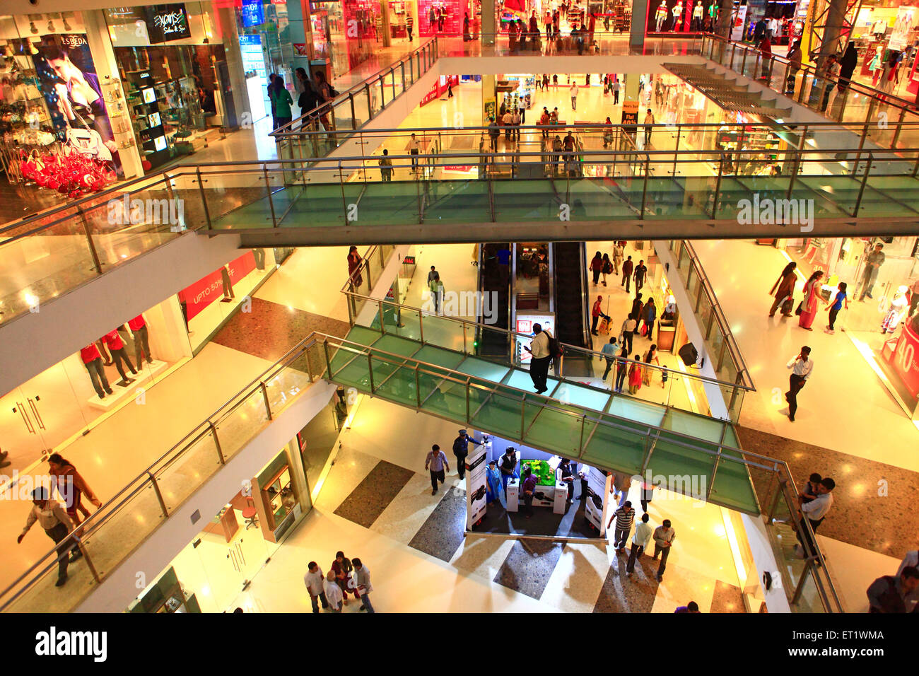 Indian shopping mall hi-res stock photography and images - Alamy