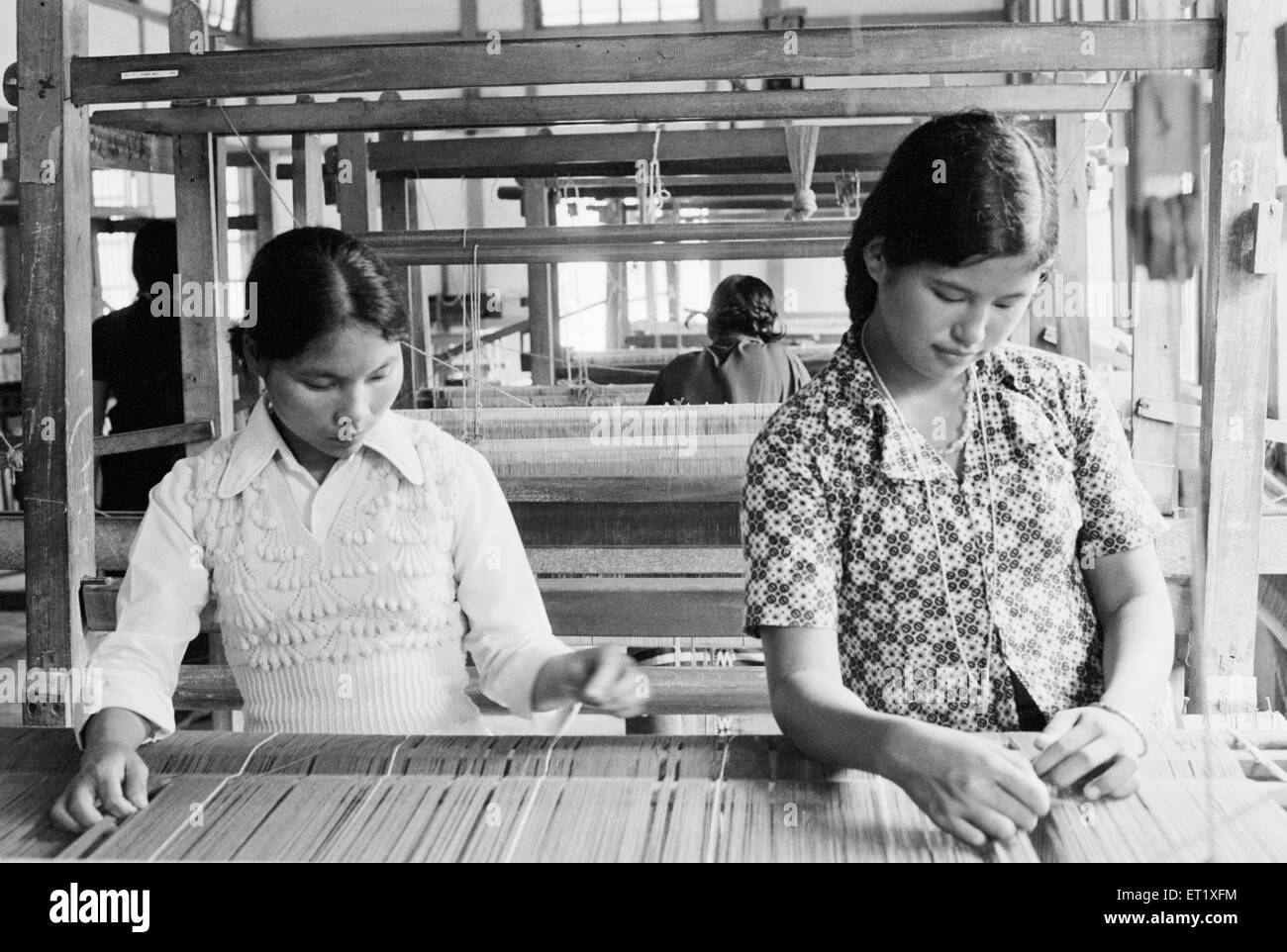 Manual labour working black and white hi-res stock photography and ...