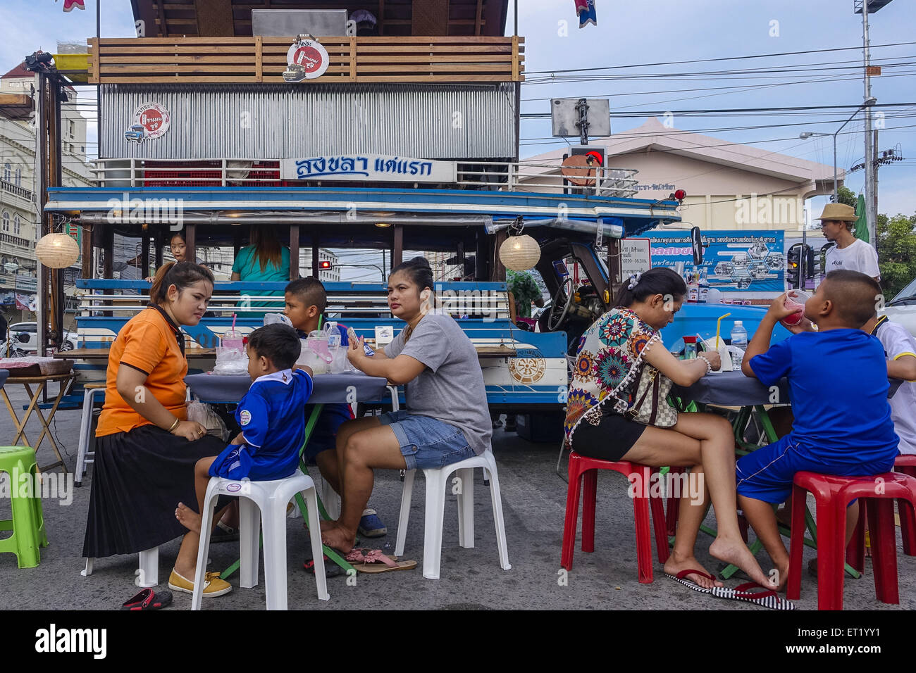 Cookshop asia hi-res stock photography and images - Alamy
