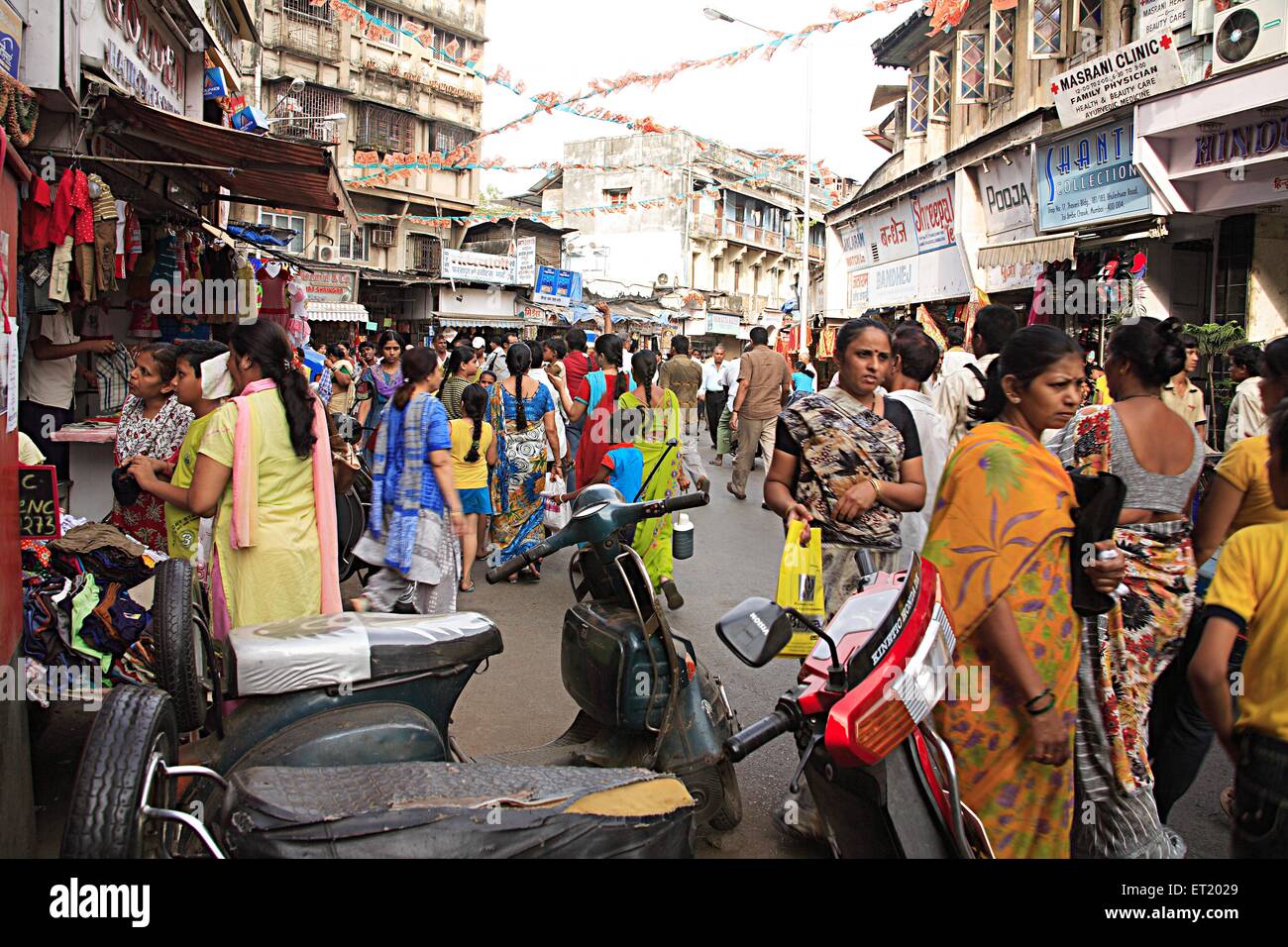 Old Jhaveri building right mass urban housing ; Bhuleshwar ; Charni ...