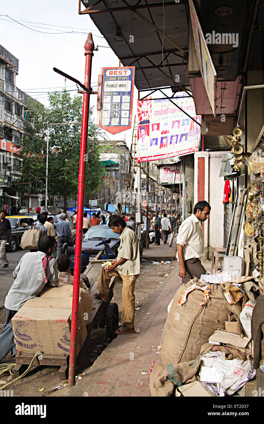 Mumbai bus stop hi-res stock photography and images - Alamy
