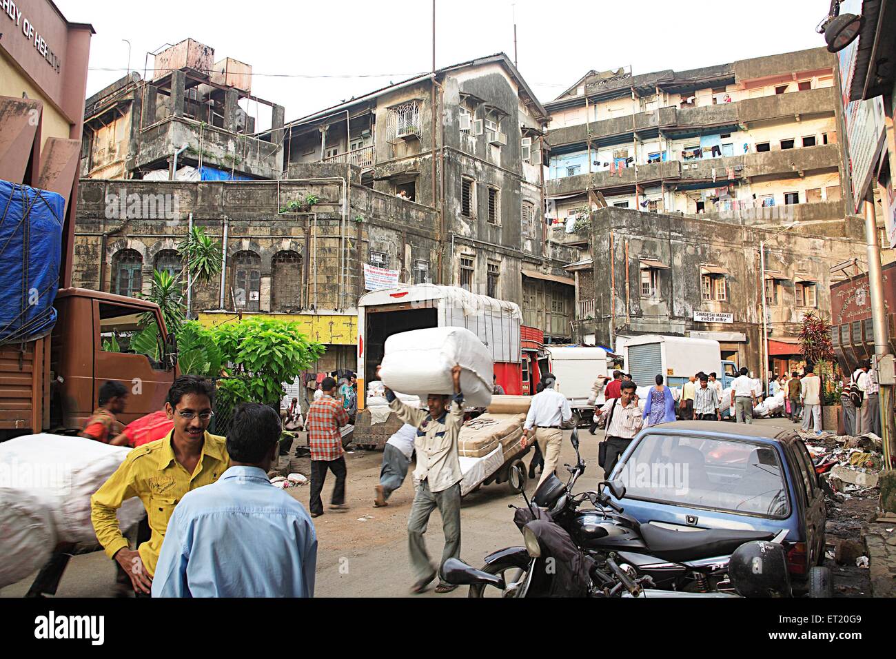 Swadeshi market old building ; Dr. Vegas street ; Kalbadevi ; Marine ...