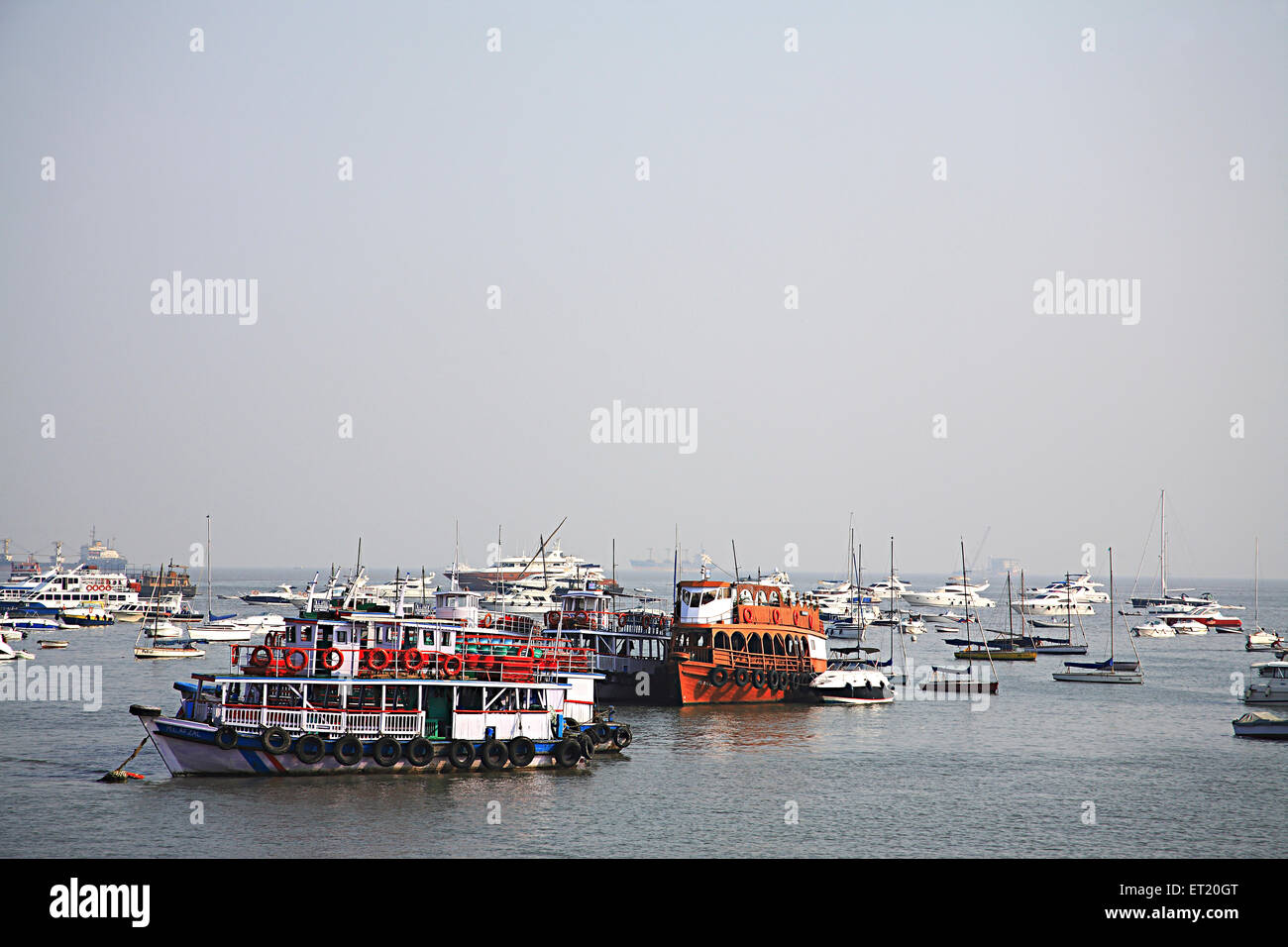 Ferry boats ; Gateway of India ; Apollo Bunder ; Colaba ; Bombay ...