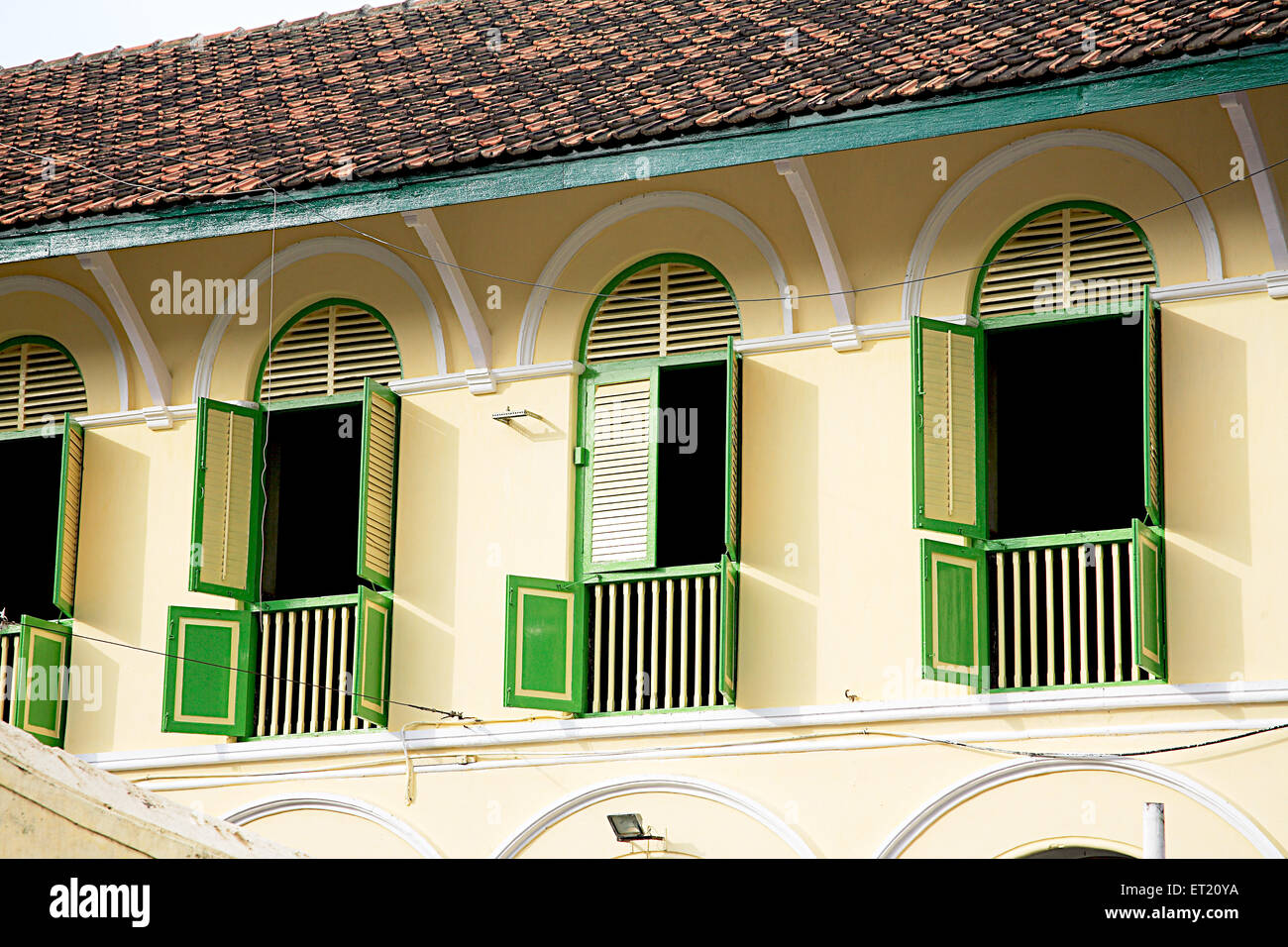 Parsi fire temple mumbai hi-res stock photography and images - Alamy