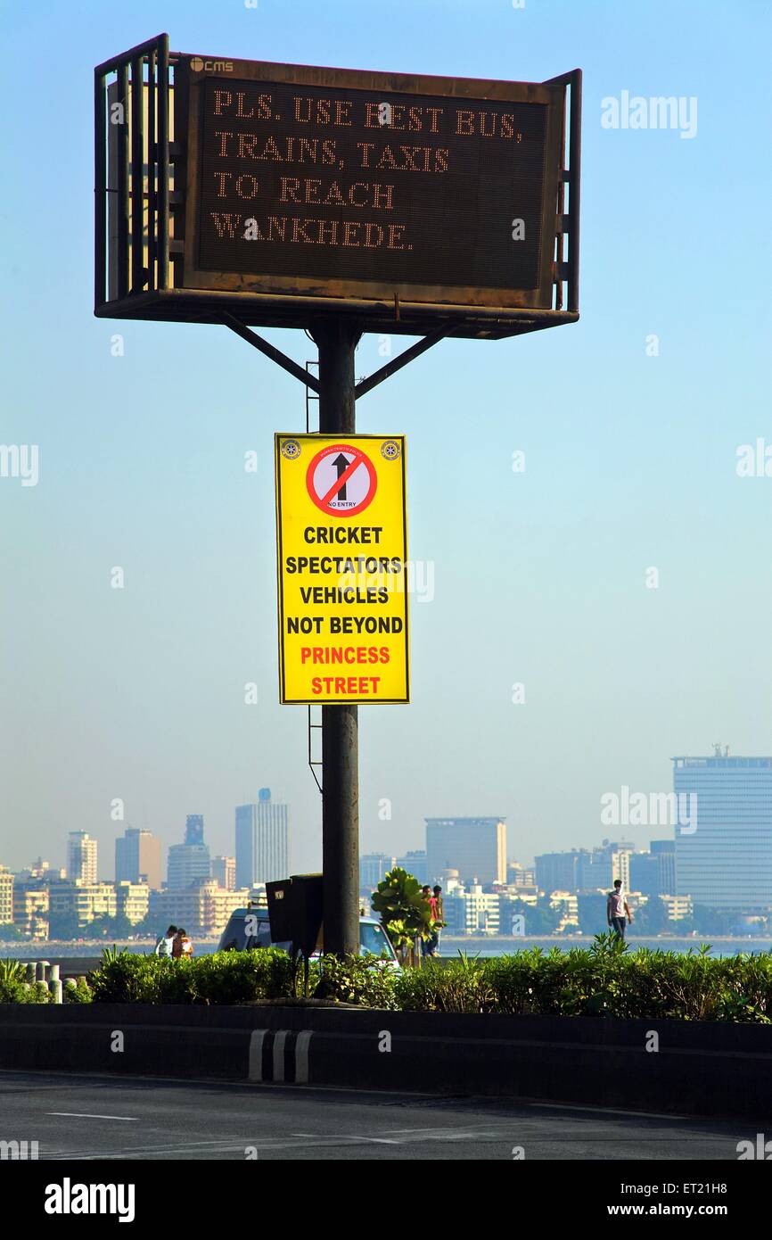 Mumbai traffic police signboard hi-res stock photography and images - Alamy