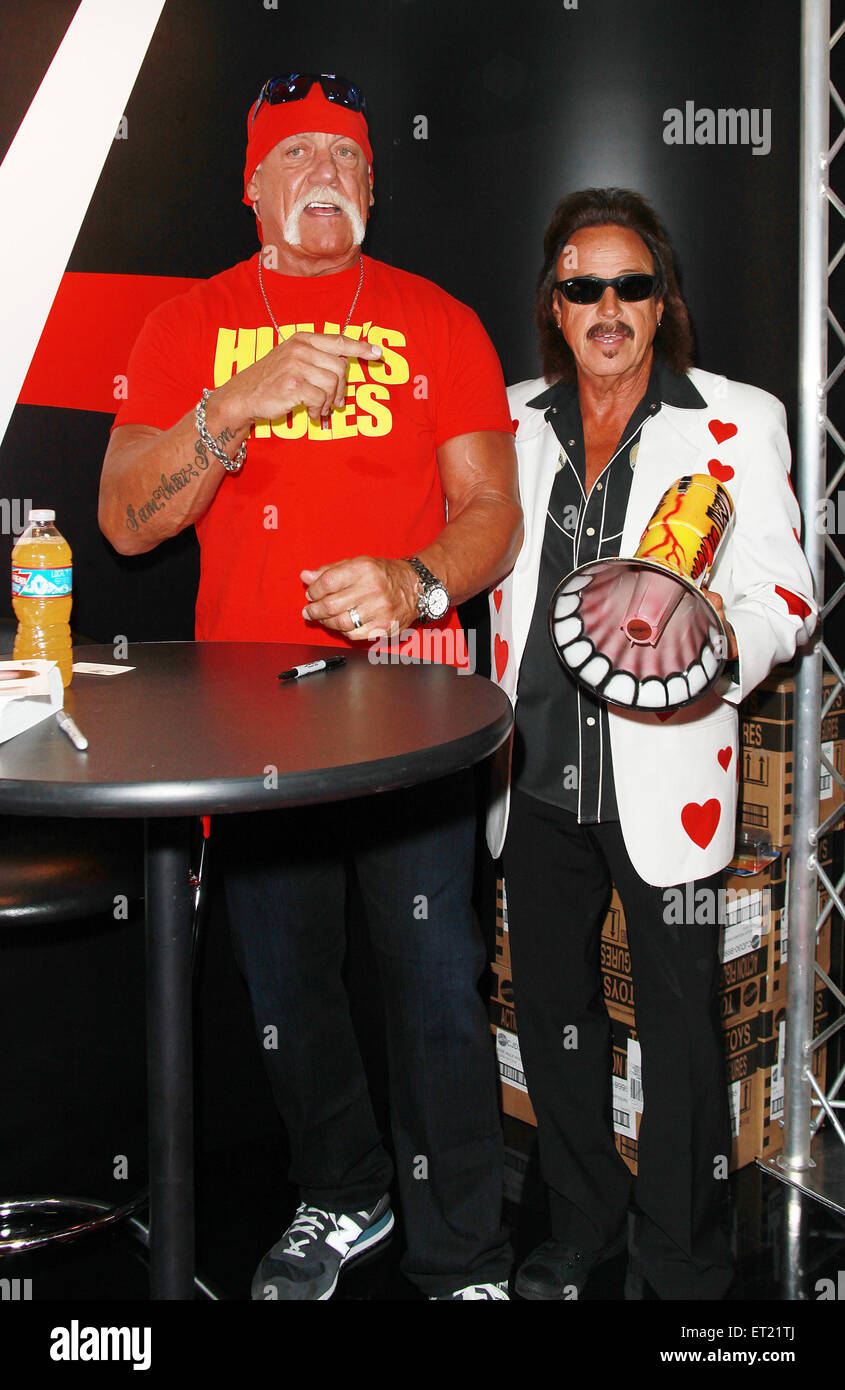 Hulk hogan and jimmy hart hi-res stock photography and images - Alamy