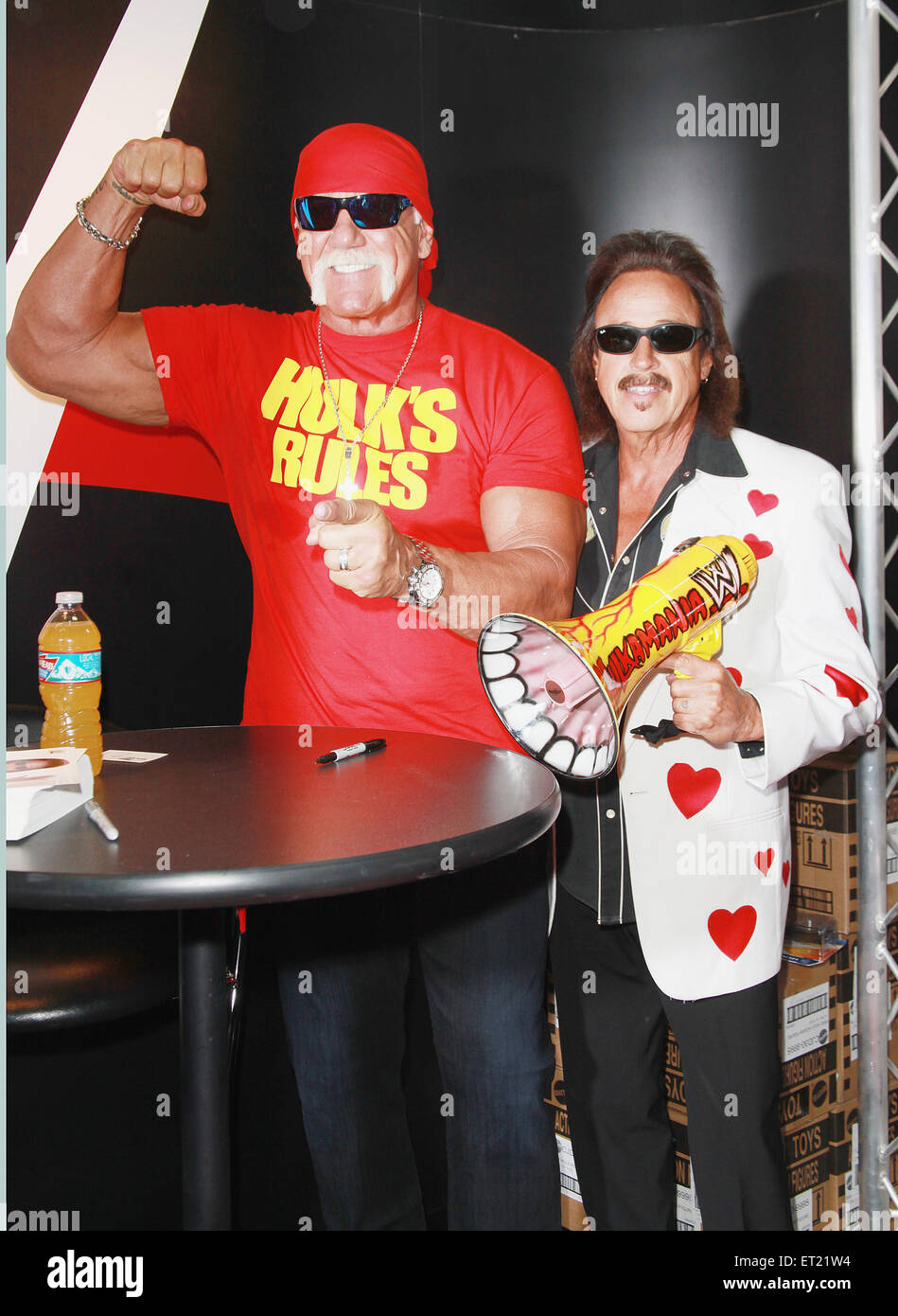 Hulk hogan and jimmy hart hi-res stock photography and images - Alamy