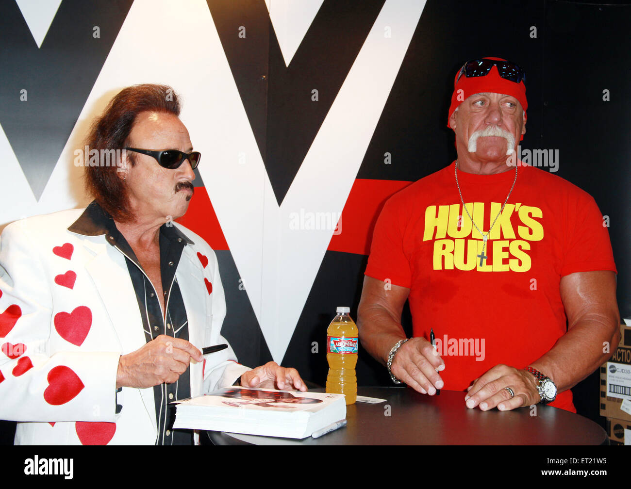 Hulk hogan and jimmy hart hi-res stock photography and images - Alamy