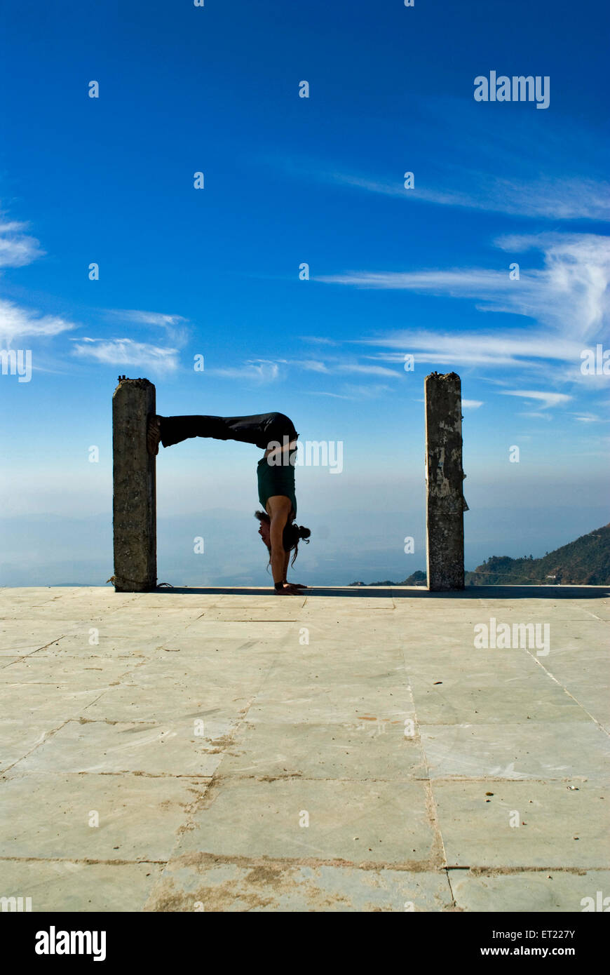 Ground acrobats hi-res stock photography and images - Alamy