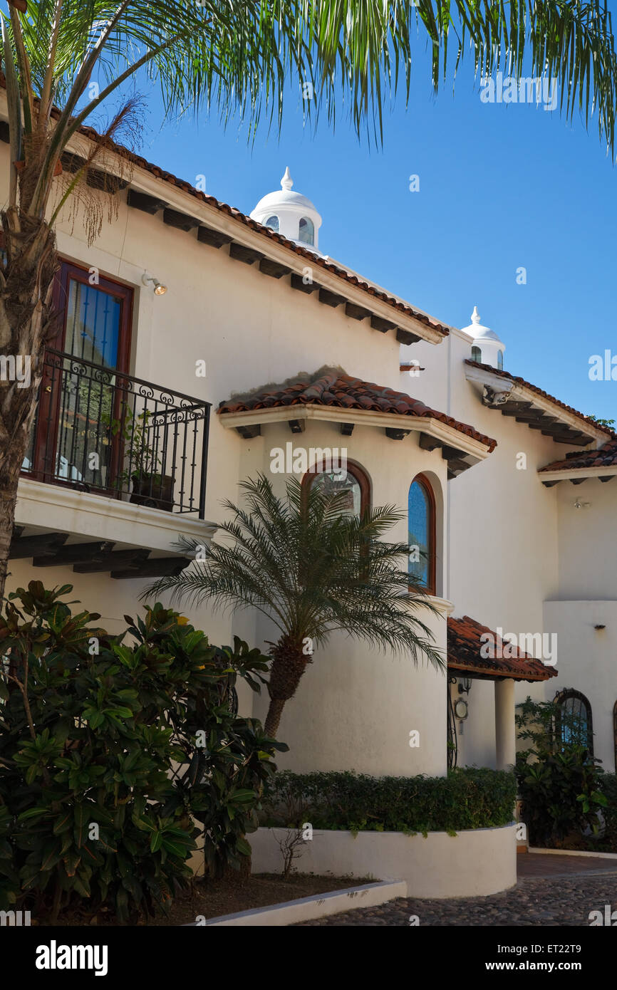 Elements of traditional and modern mexican architecture, Puerto ...