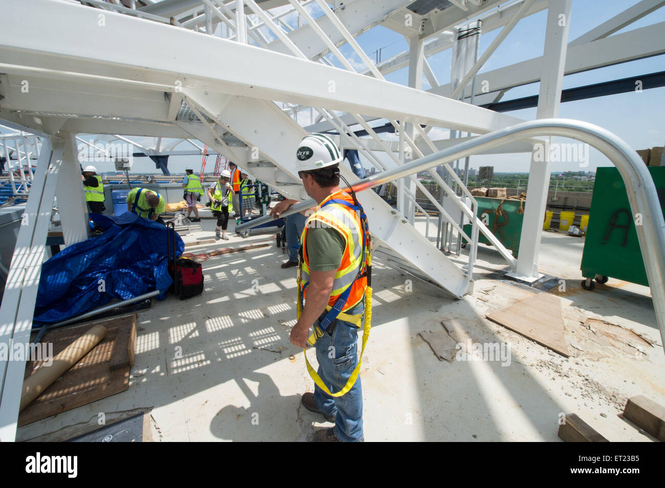 Flushing Meadows, New York, USA. 10th June, 2015. Construction workers ...
