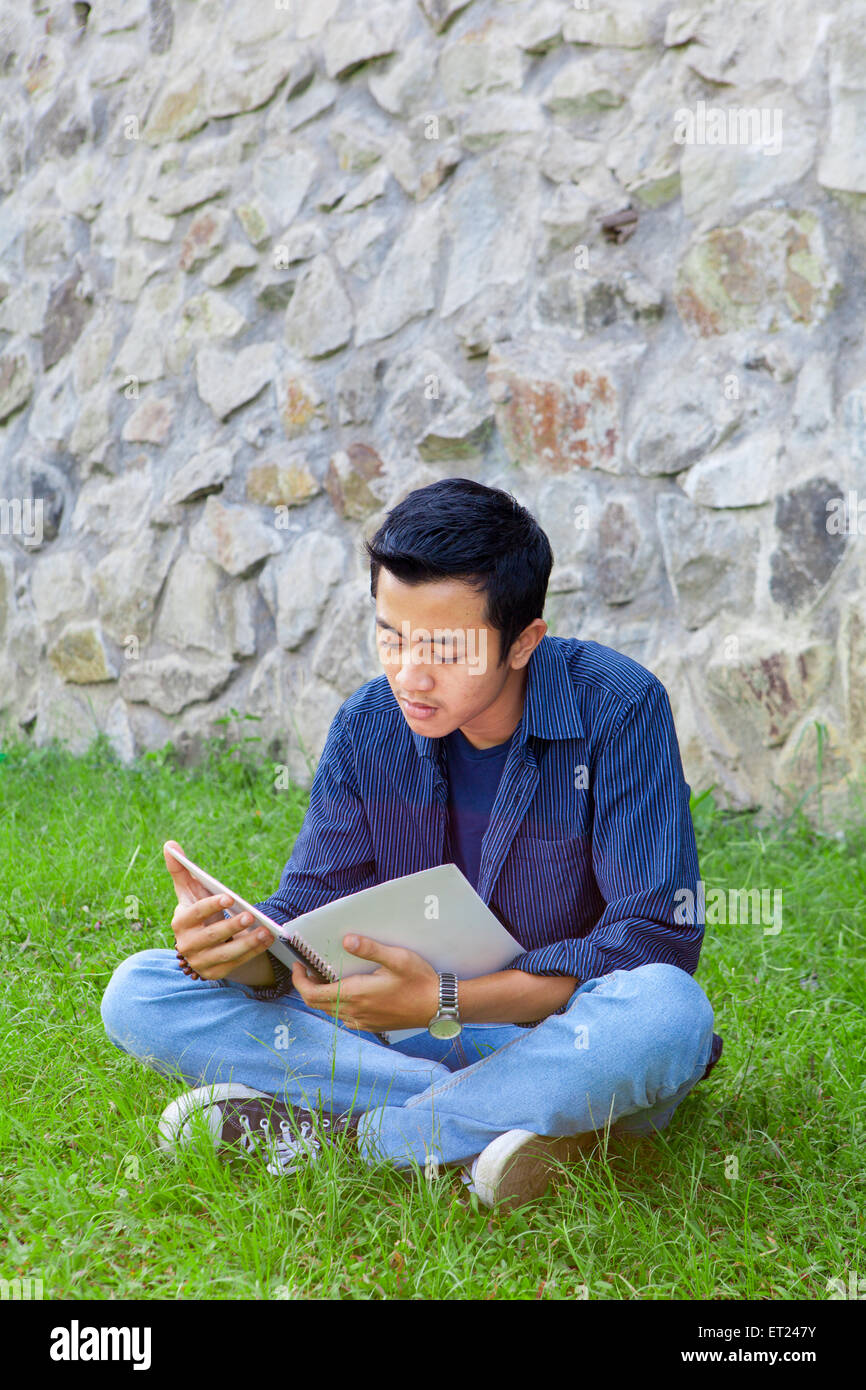 Young boy in the park hi-res stock photography and images - Alamy