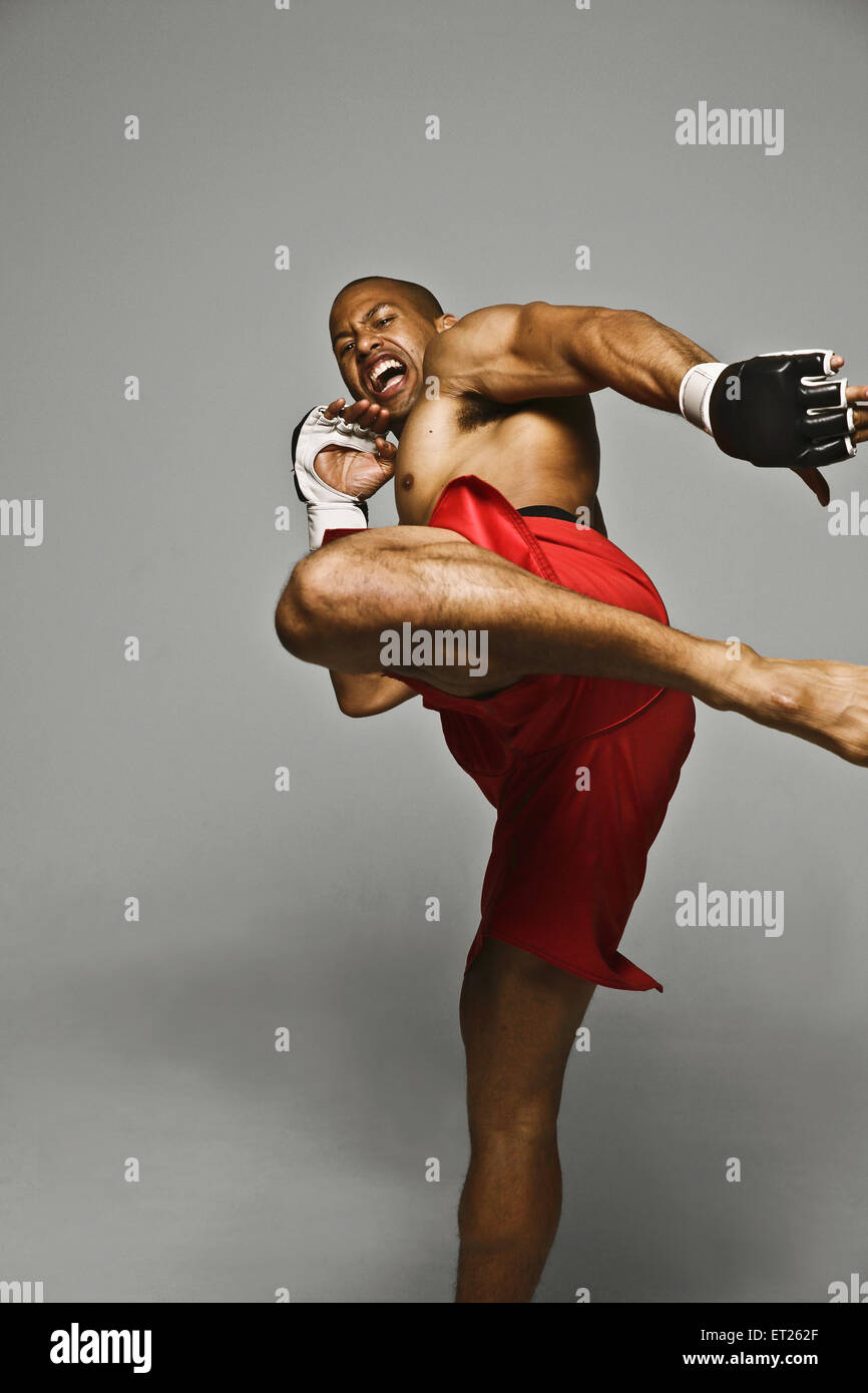 Pose kick hi-res stock photography and images - Alamy