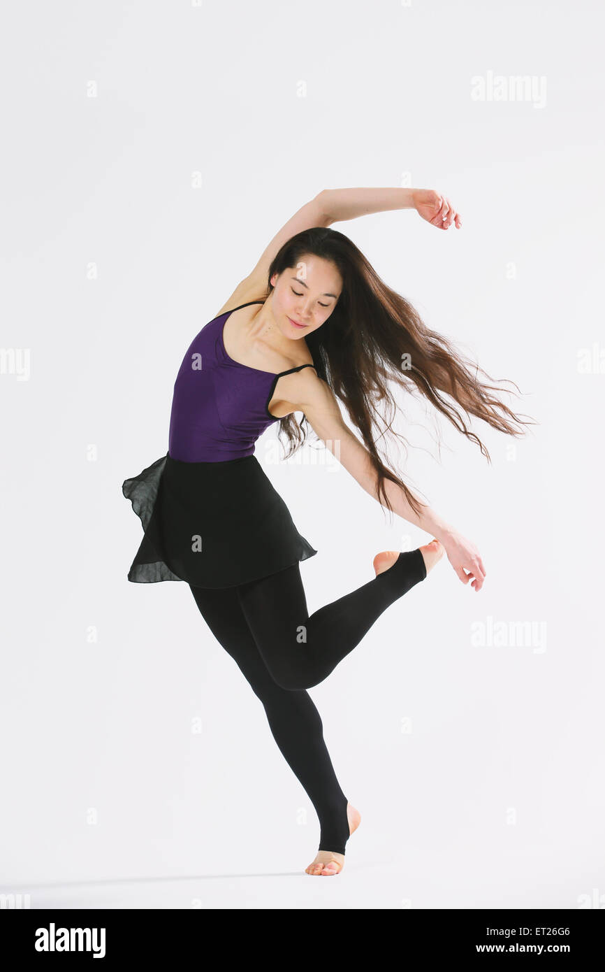Japanese female dancer Stock Photo - Alamy