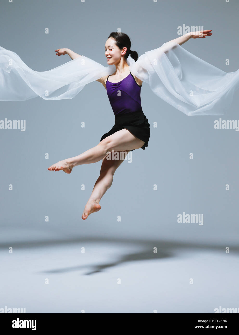 Japanese female dancer Stock Photo - Alamy