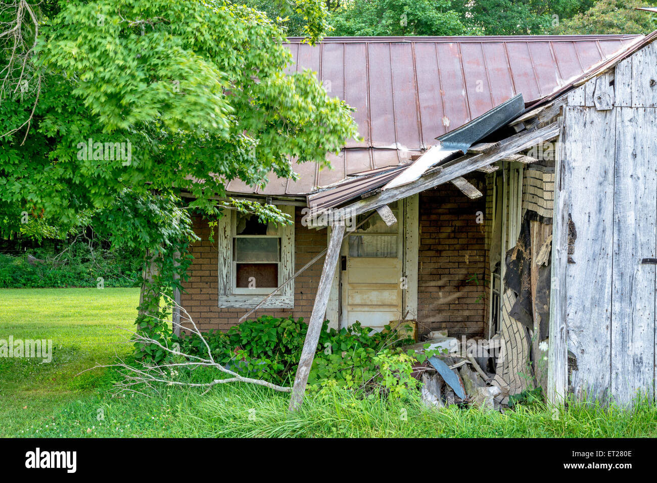 Alabama shack in the country Stock Photo - Alamy