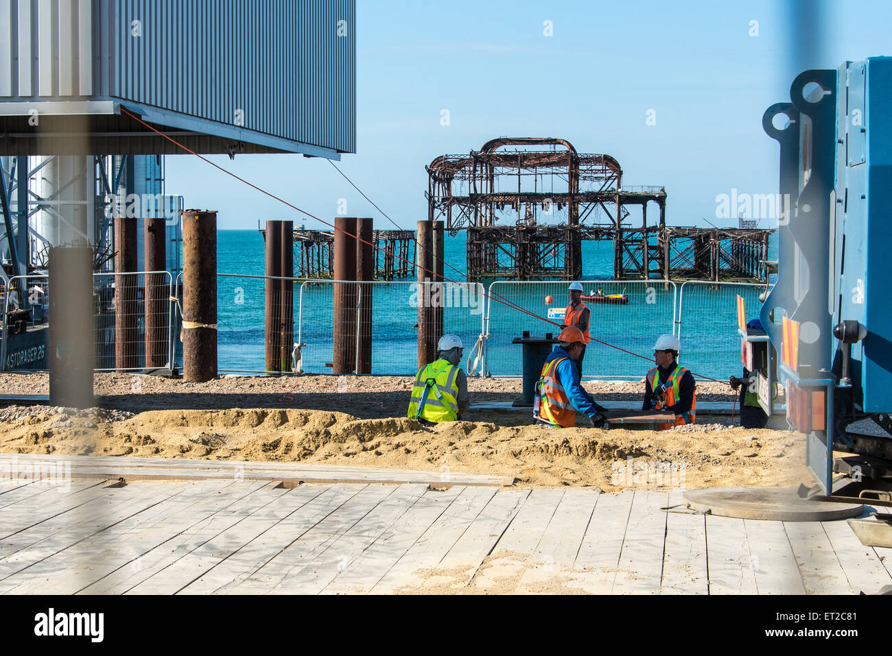 Brighton, UK. 11th June, 2015. i360 tower components arrive by barge at ...