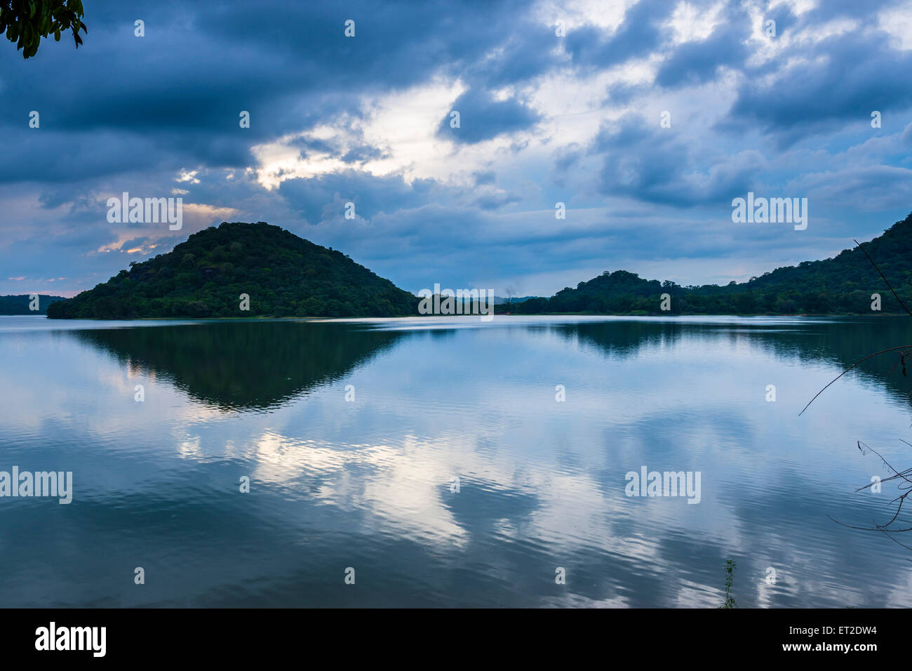 Giritale tank hi-res stock photography and images - Alamy