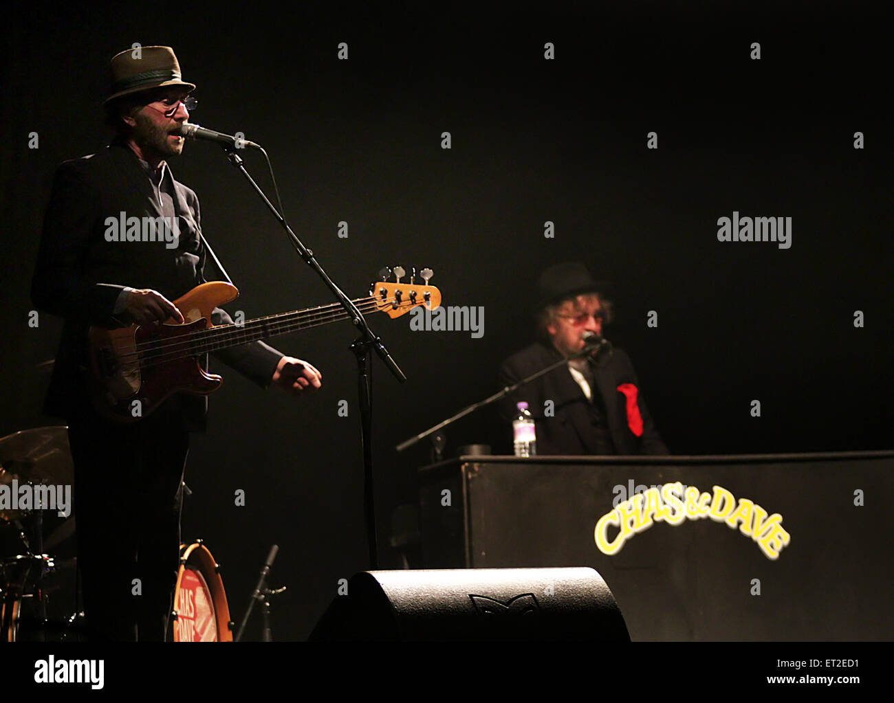 Chas hodges and dave peacock hi-res stock photography and images - Alamy