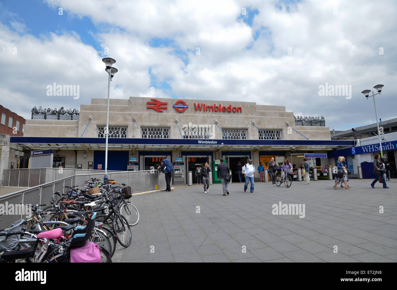 Wimbledon underground station hi-res stock photography and images - Alamy