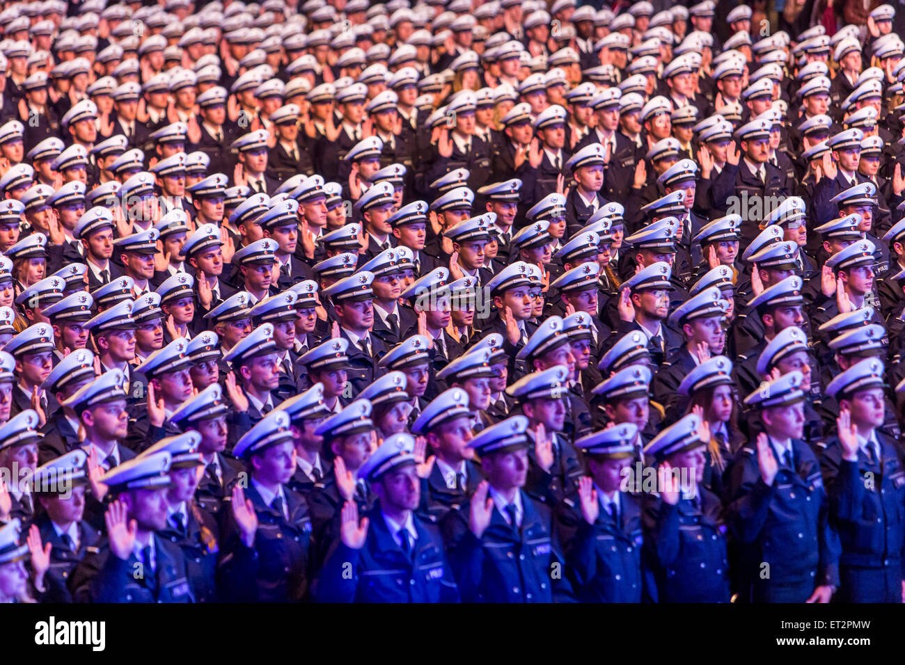 Swearing of 1500 new police officers in the in Dortmund, over 6000 ...