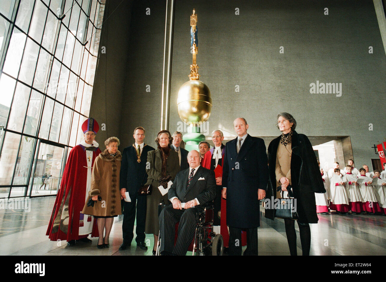 Orb and cross hi-res stock photography and images - Alamy