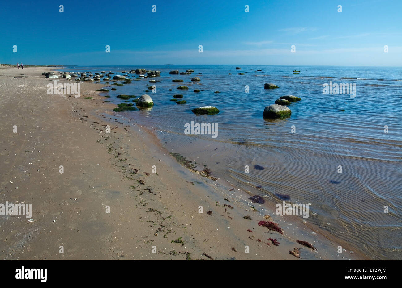 Sandy beach and granite rocks hi-res stock photography and images - Alamy