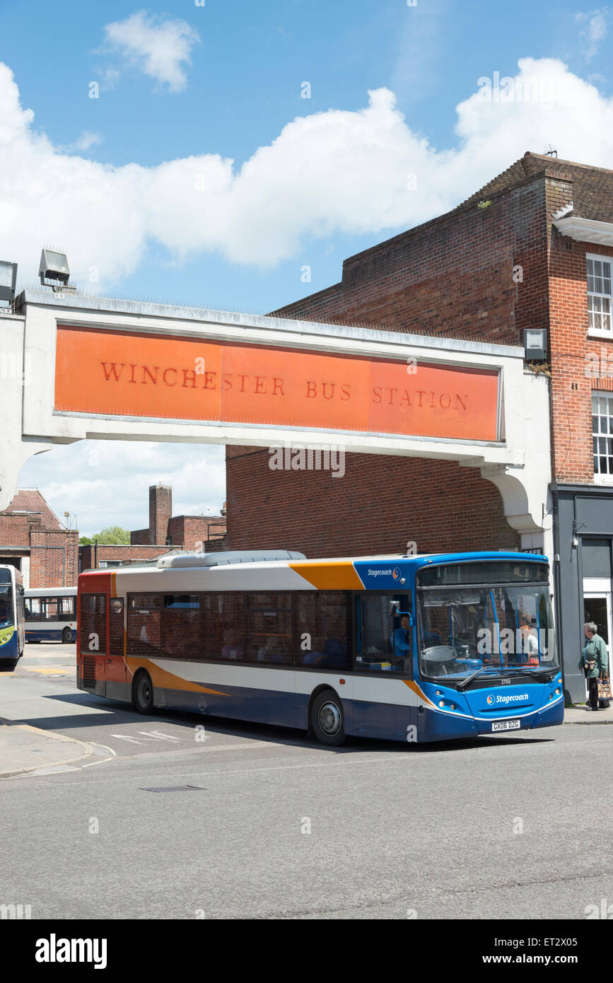 Winchester bus hi-res stock photography and images - Alamy