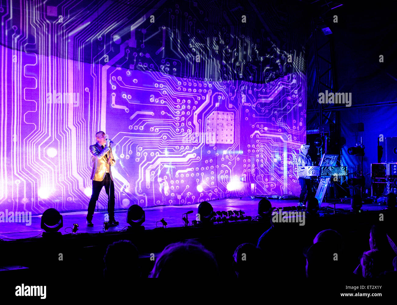 Neil Tennant - singer, and Chris Lowe - keyboard player of 'Pet Shop ...