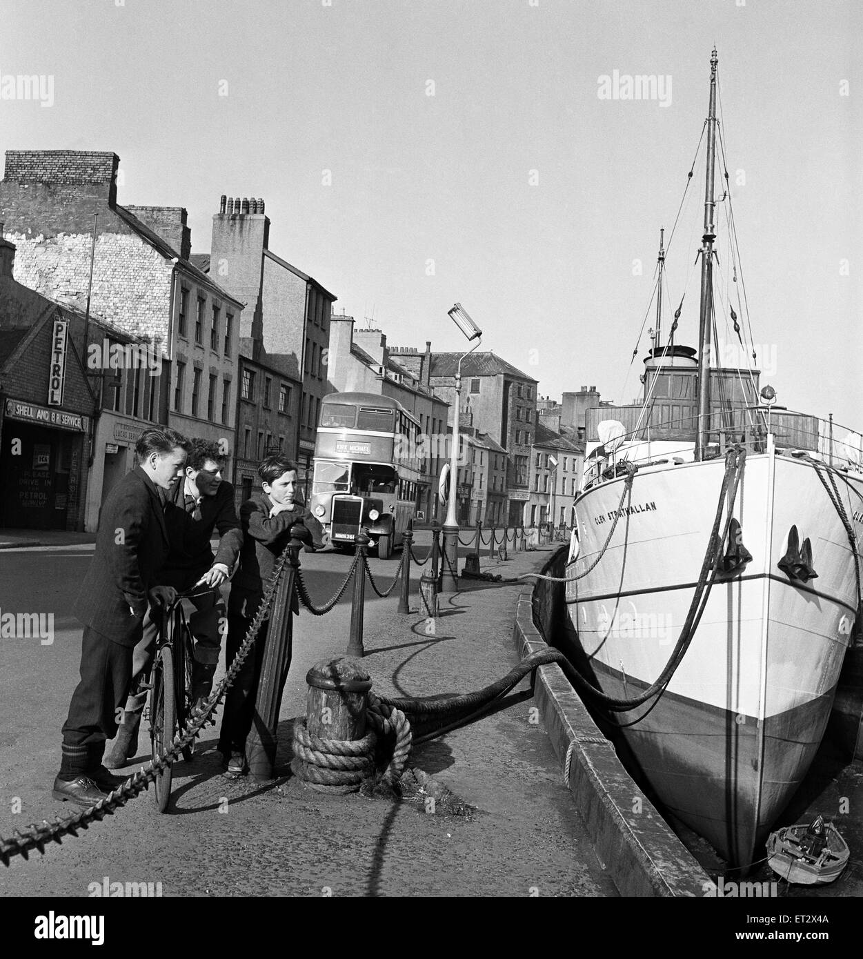 1950s shell station hi-res stock photography and images - Alamy