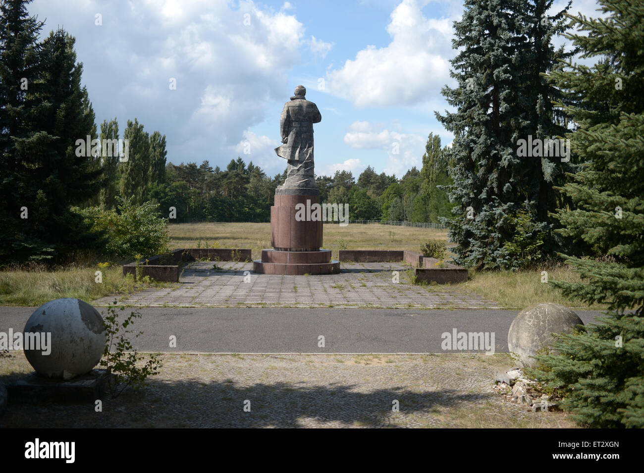 Wuensdorf, Germany, Lenin statue in the former Russian garrison ...