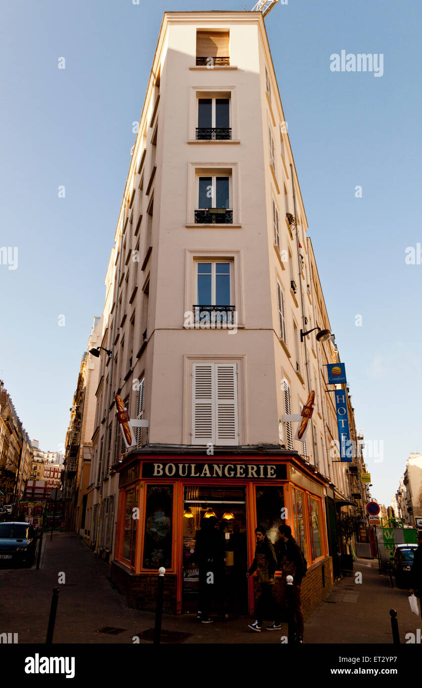 A bakery in Paris Stock Photo - Alamy