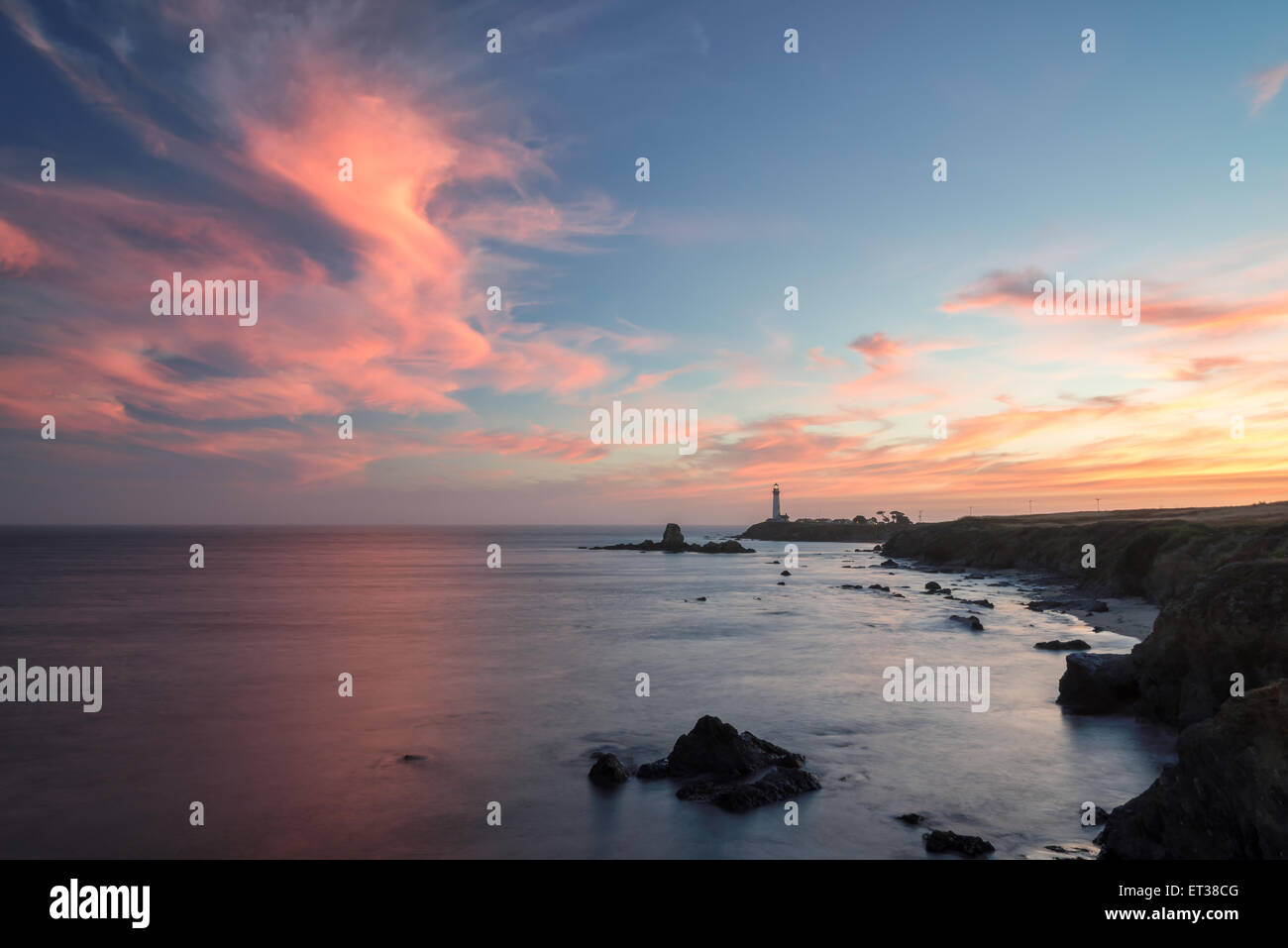 Pigeon point lighthouse at sunset hi-res stock photography and images ...