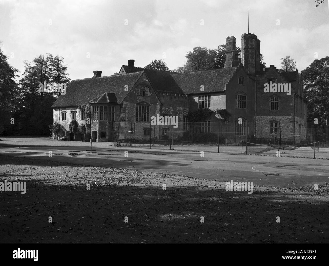 Bisham abbey in bisham berkshire hi-res stock photography and images ...