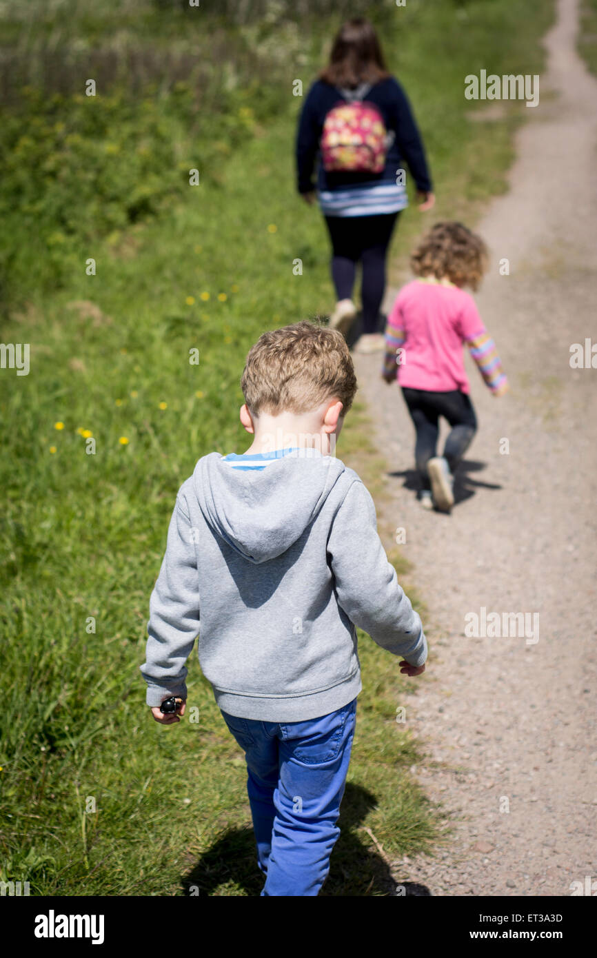 Children walking map hi-res stock photography and images - Alamy