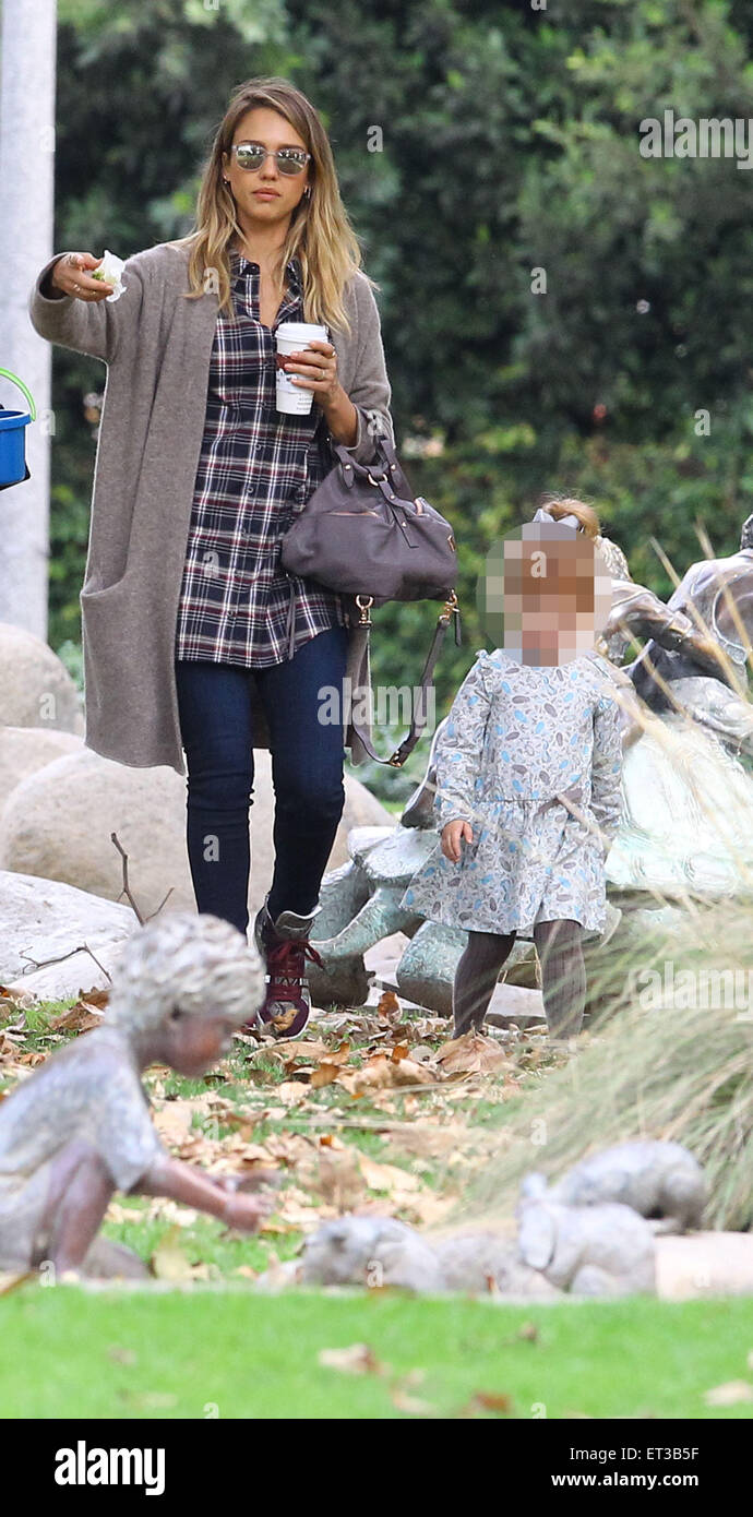Jessica Alba takes daughter Haven Warren to play at Coldwater park ...