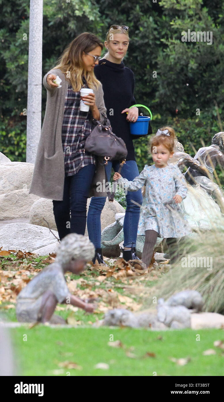 Jessica Alba takes daughter Haven Warren to play at Coldwater park ...