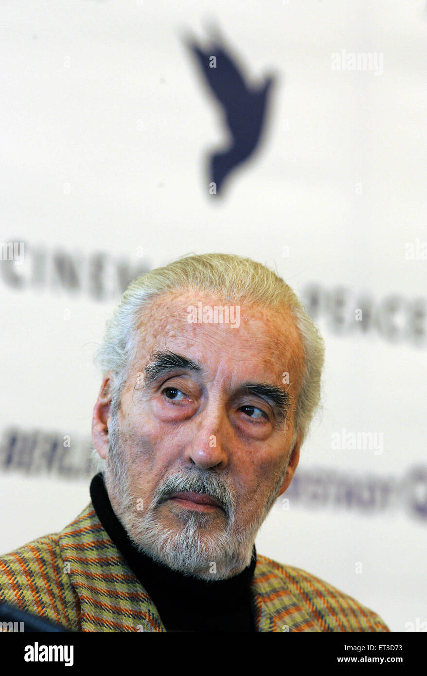 Actor christopher lee hi-res stock photography and images - Alamy