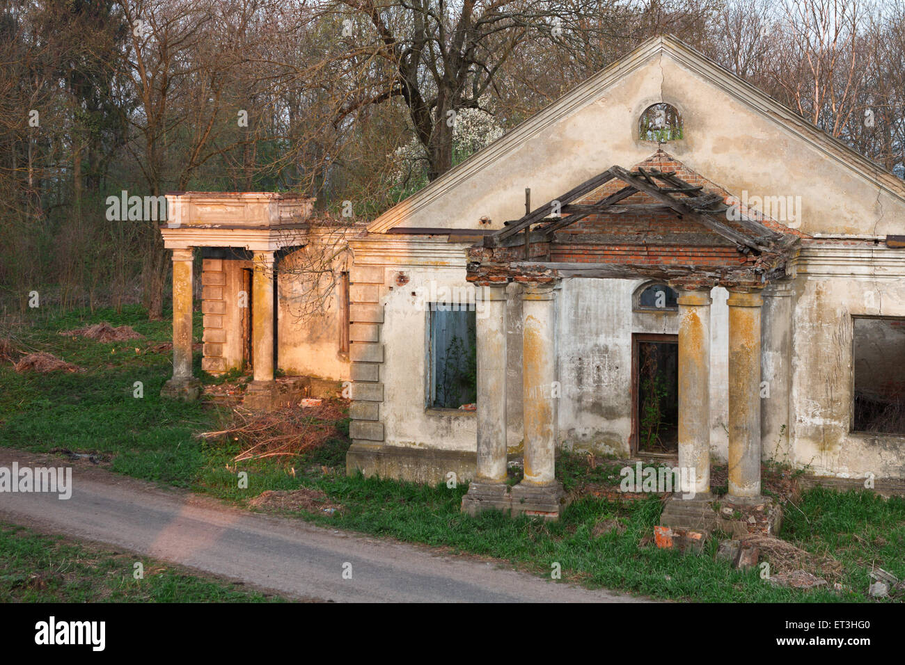 Abandoned architecture hi-res stock photography and images - Alamy