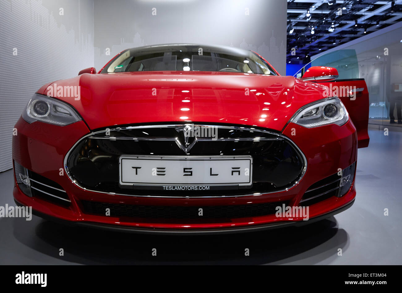 Tesla motors booth hi-res stock photography and images - Alamy