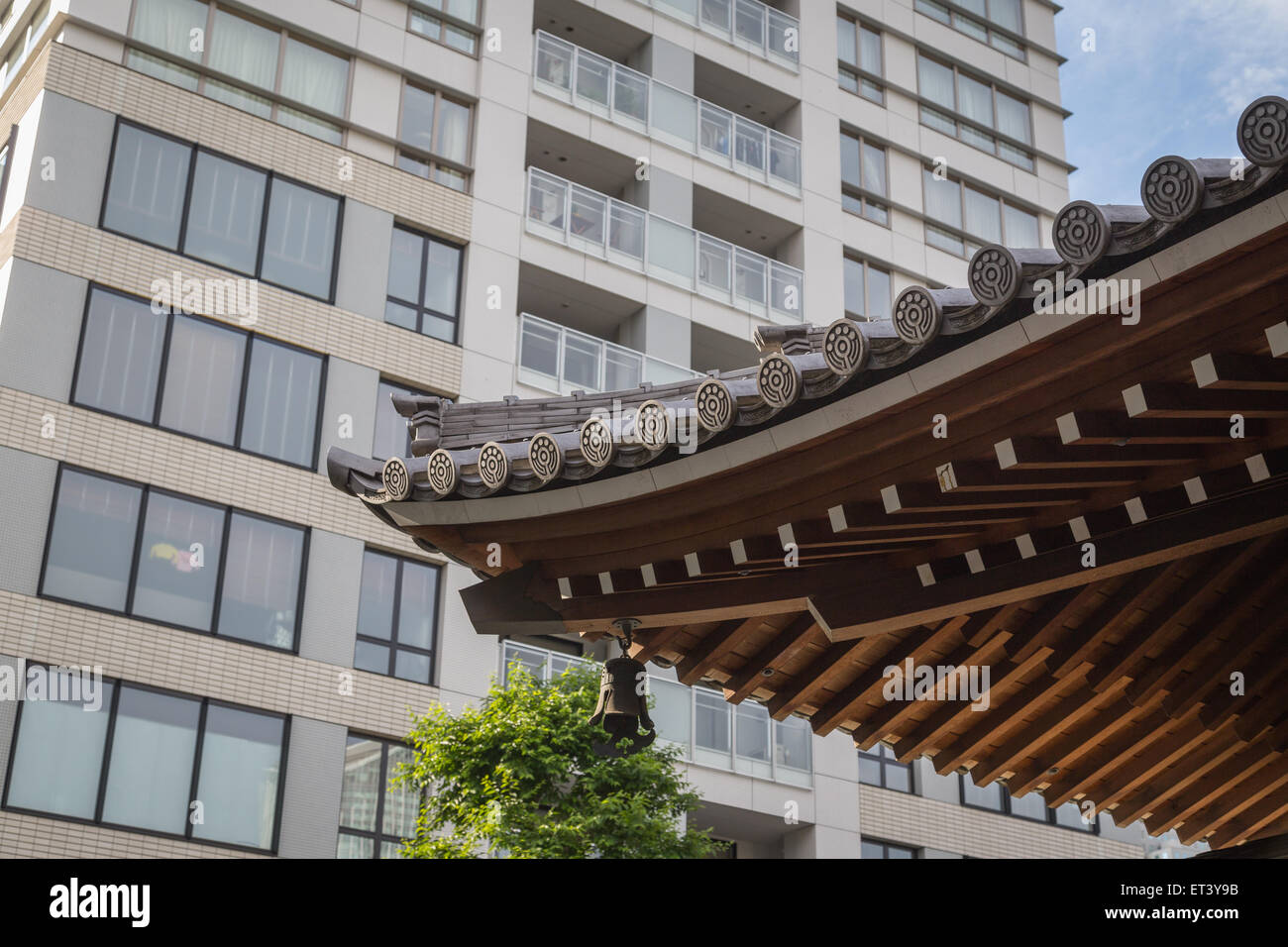 Tokyo modern building hi-res stock photography and images - Alamy