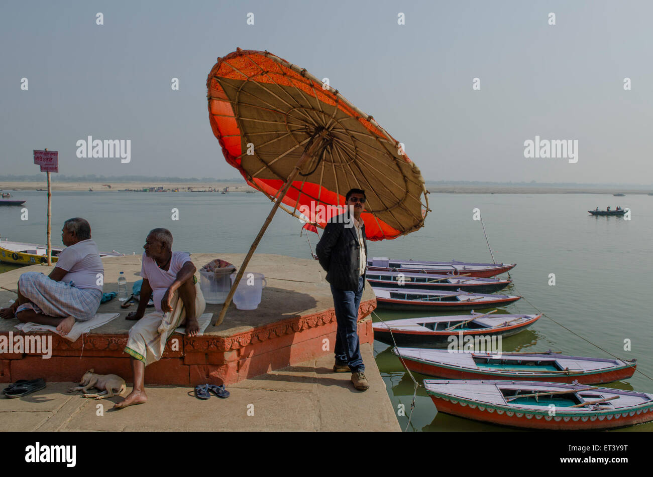 Varanasi ghats people dusk hi-res stock photography and images - Alamy