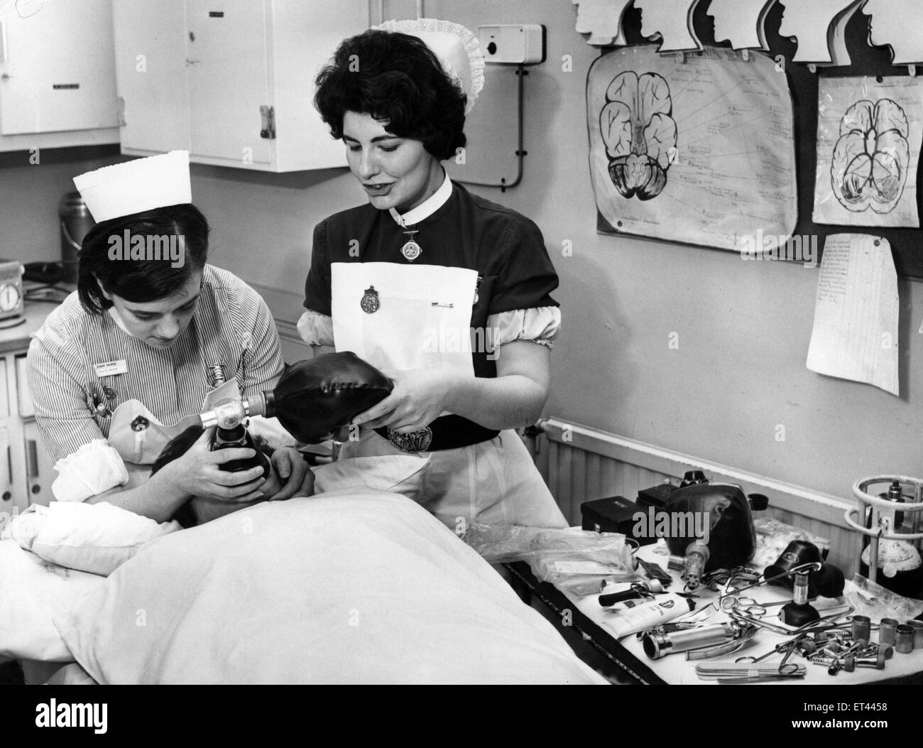 1960s nurse patient hi-res stock photography and images - Alamy