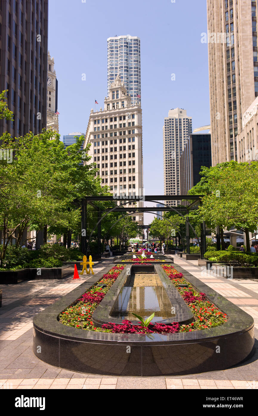 Chicago building garden hi-res stock photography and images - Alamy