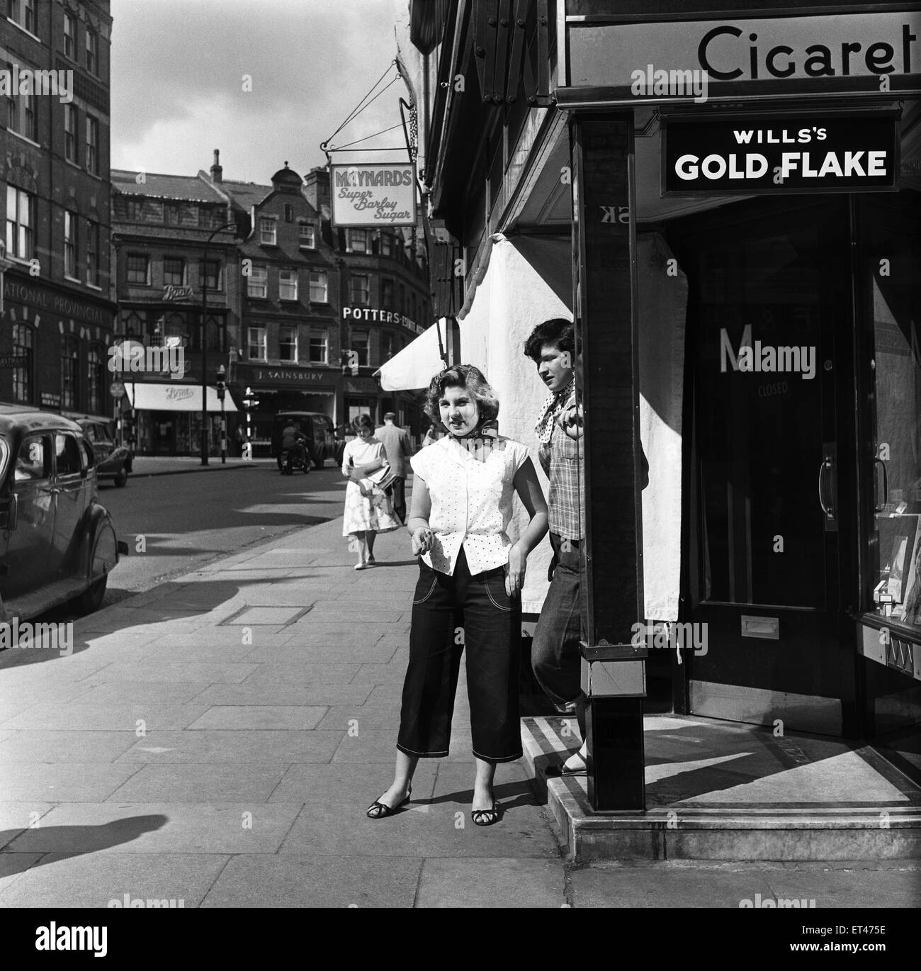 High street shops 1950s hi-res stock photography and images - Alamy