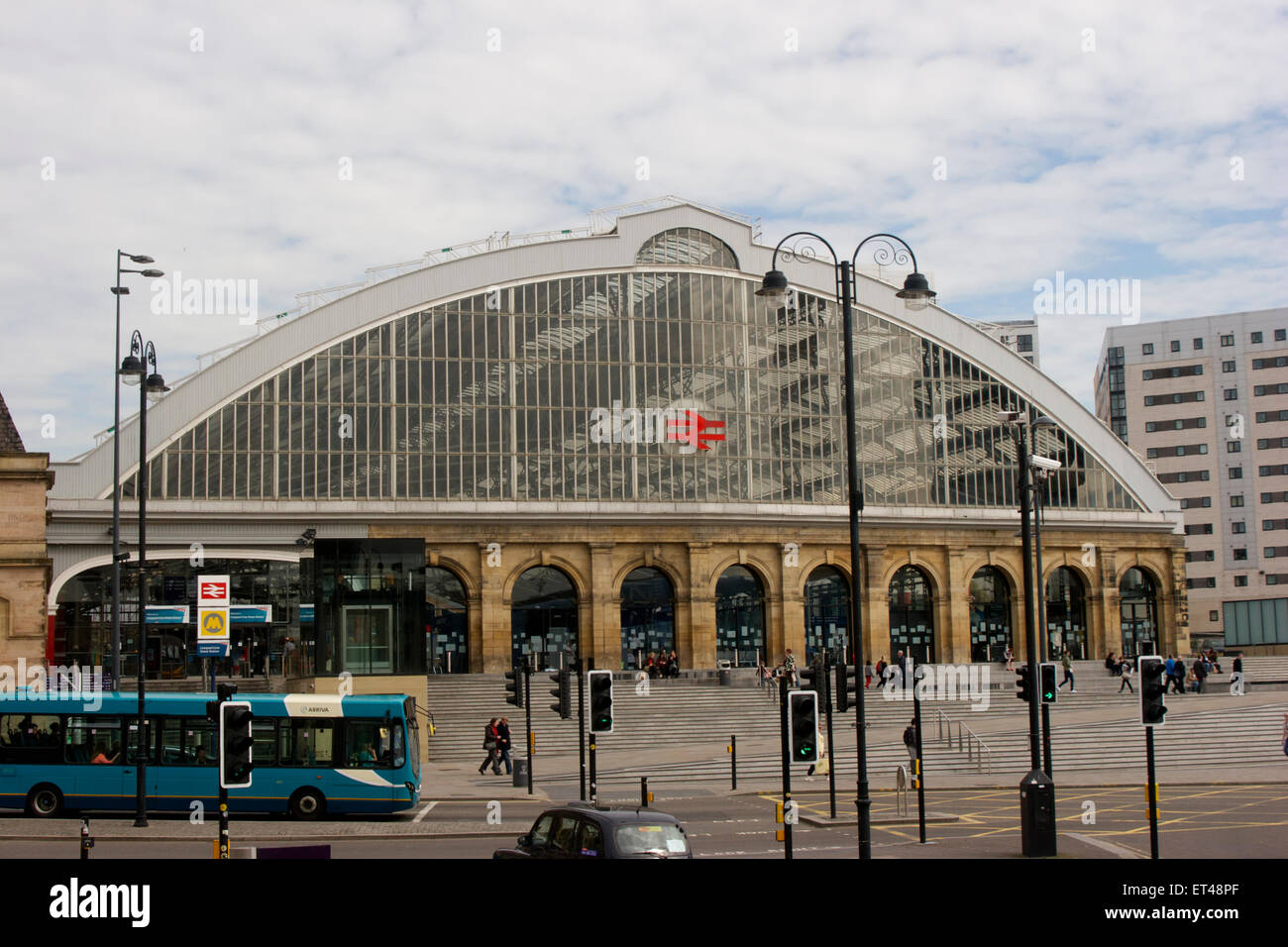 Liverpool Lime Street train station Stock Photo - Alamy