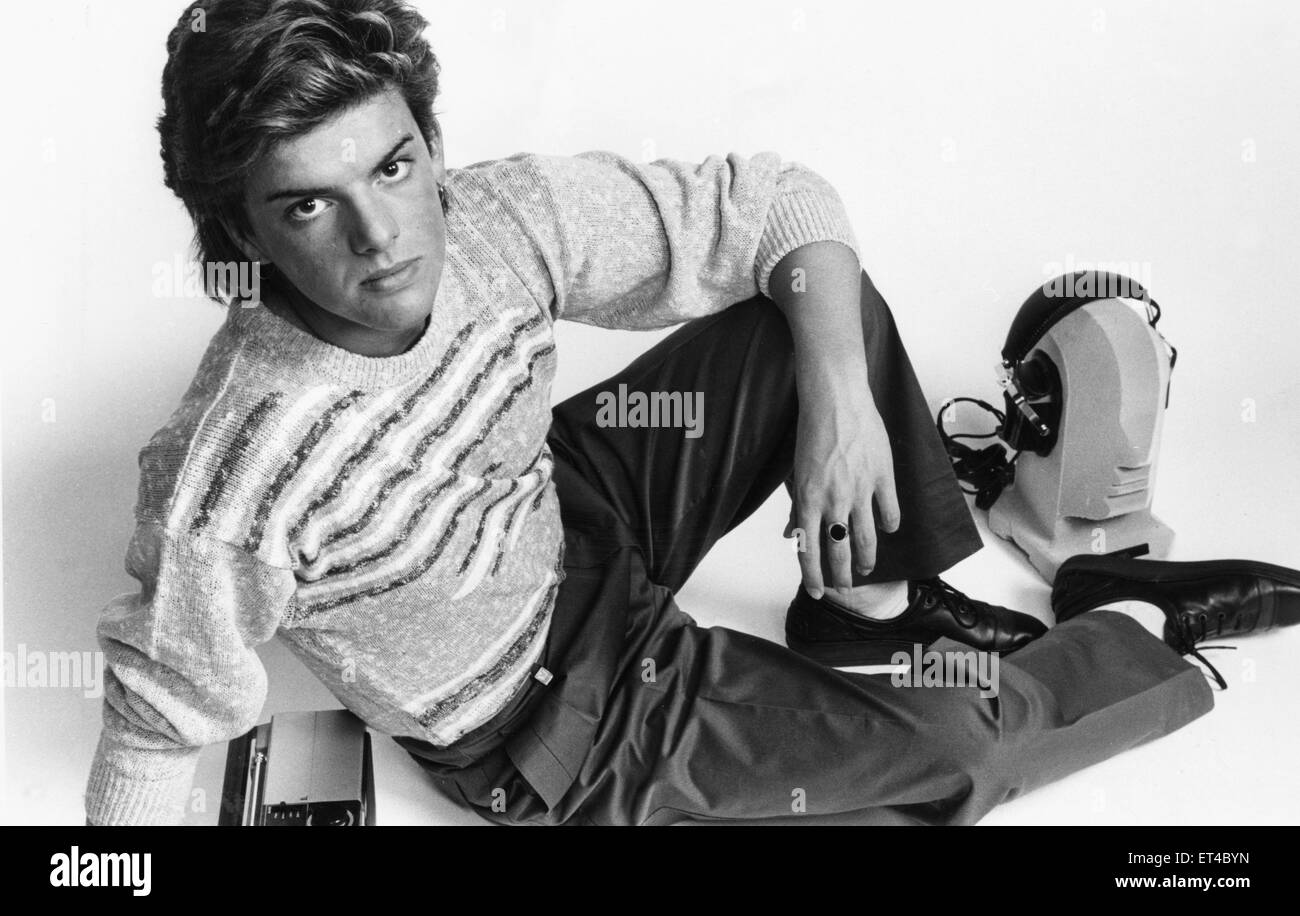 Spring fashion for 1985 hi-res stock photography and images - Alamy