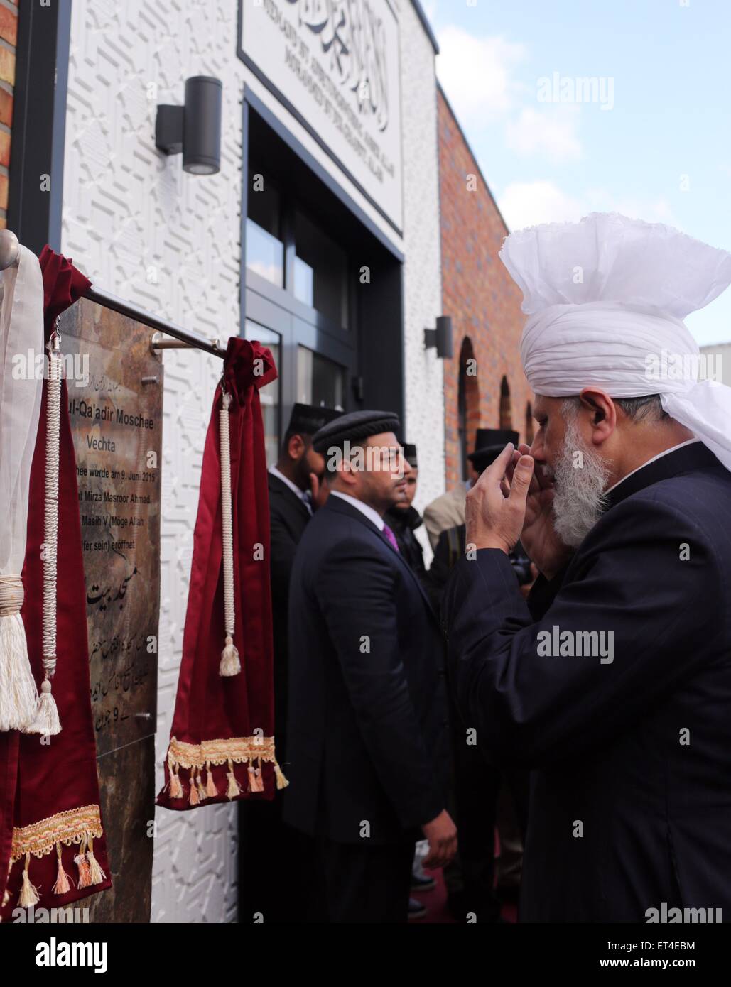 Bait ul islam ahmadiyya mosque hi-res stock photography and images - Alamy