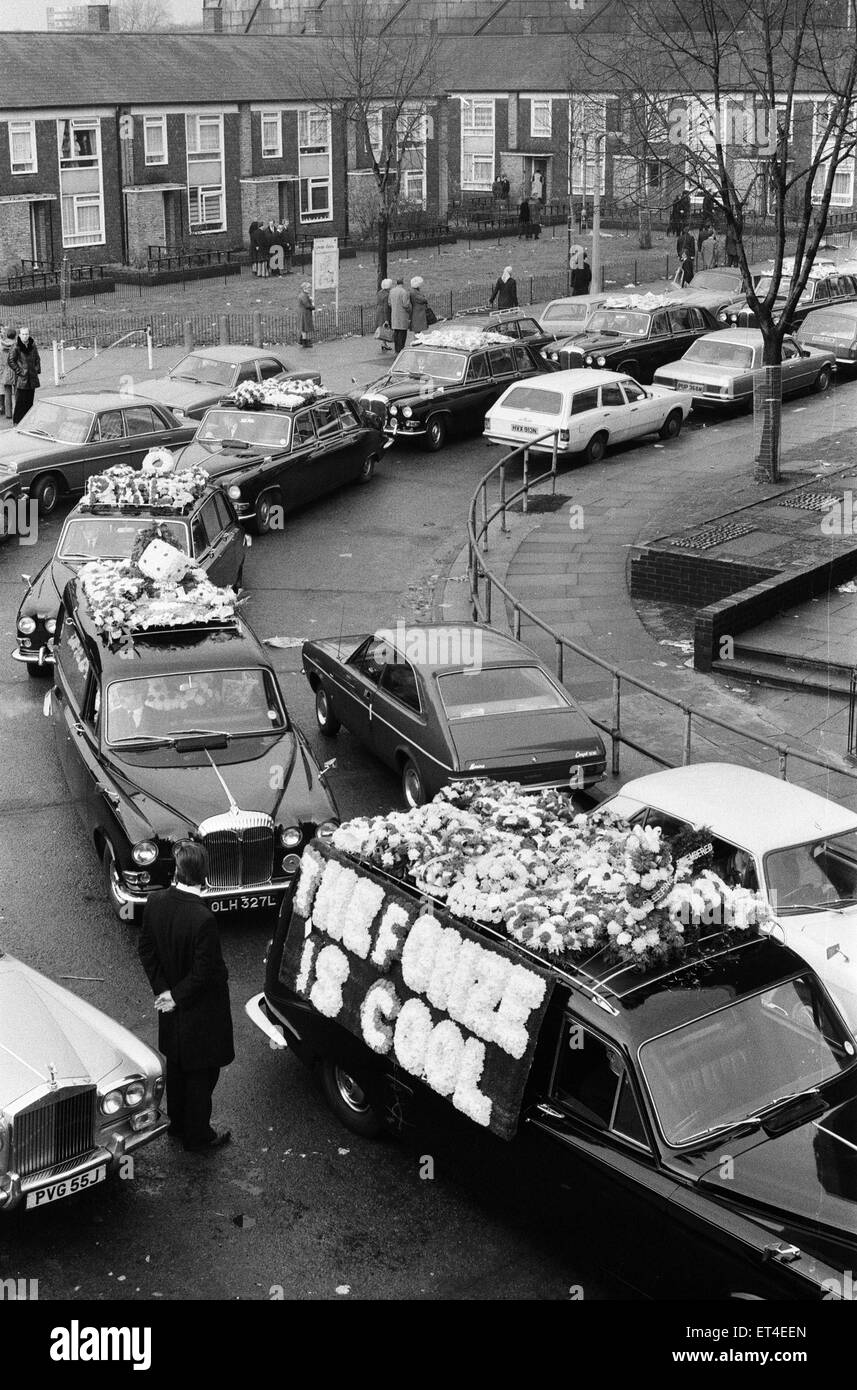 Funeral of Mickey Calvey, who was shot dead by Police after a 10,000 ...